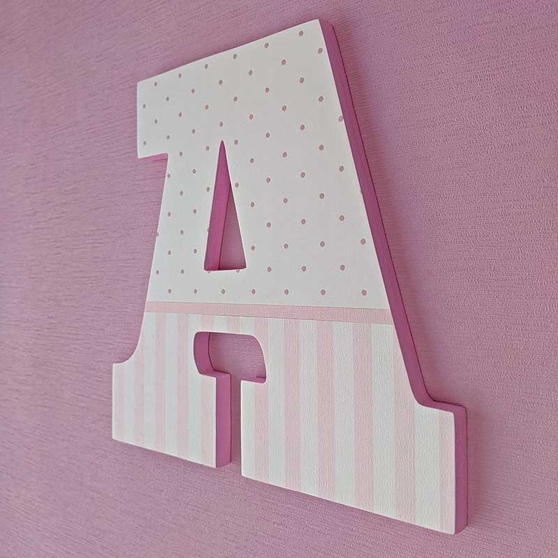 Letra A con tonos rosas